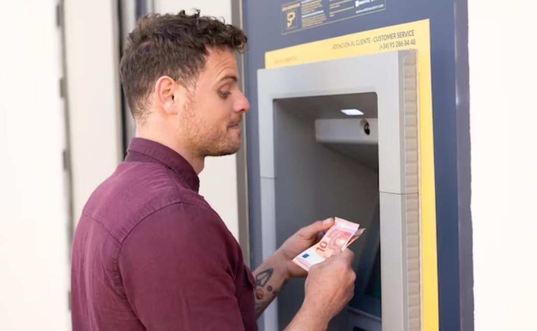 A Guide to ATMs in Thailand (Plus How to Avoid Fees!)