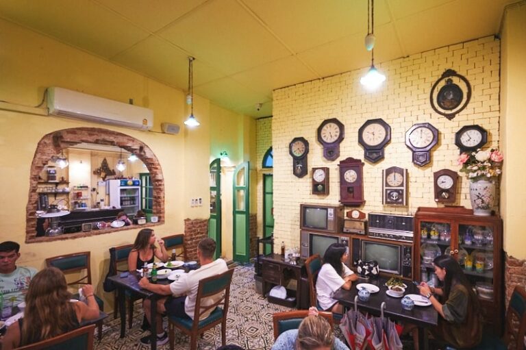From a Local: Top 27 Restaurants in Phuket [2026 ]