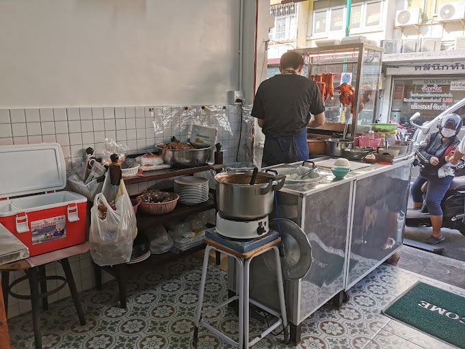 Uncover the Wonders of Maeklong Railway Market near Bangkok [2025]