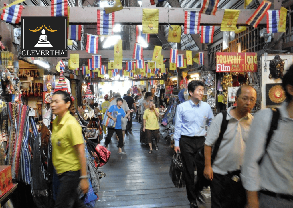 Your Essential Guide to Tha Tian Market [2025]